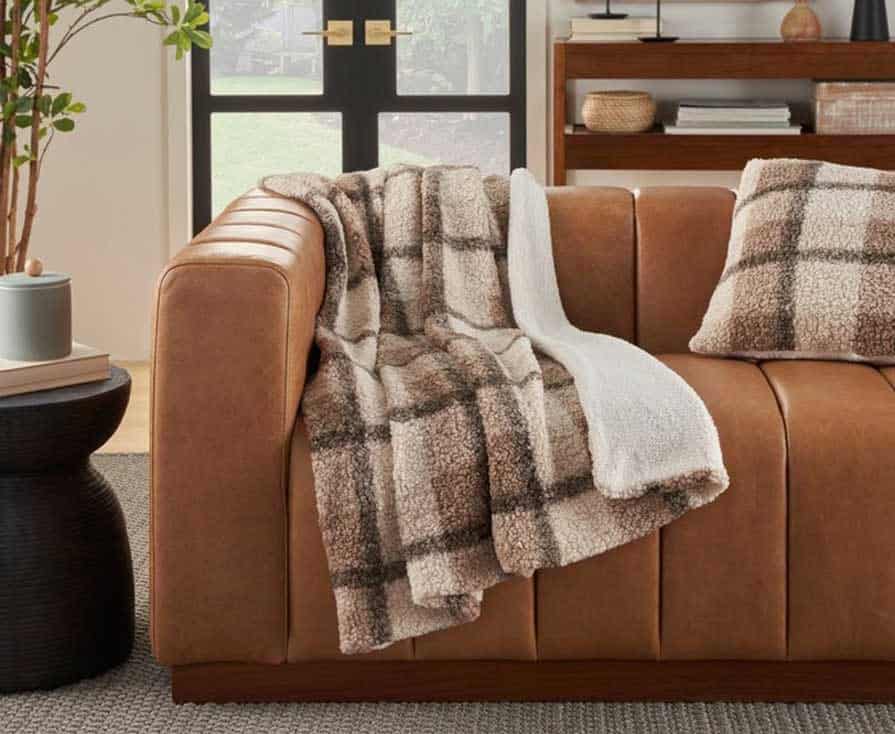 Throws | Swann's Furniture & Design, Tyler TX